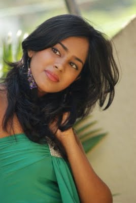 Latest Film News Online, Actress Photo Gallery: 7/10/11 - 7/17/11