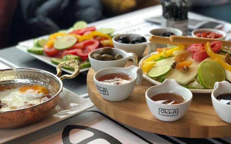 Bornova Okka Cafe'de Çift Kişilik Serpme Kahvaltı - İzmir Fırsat - izmirmag