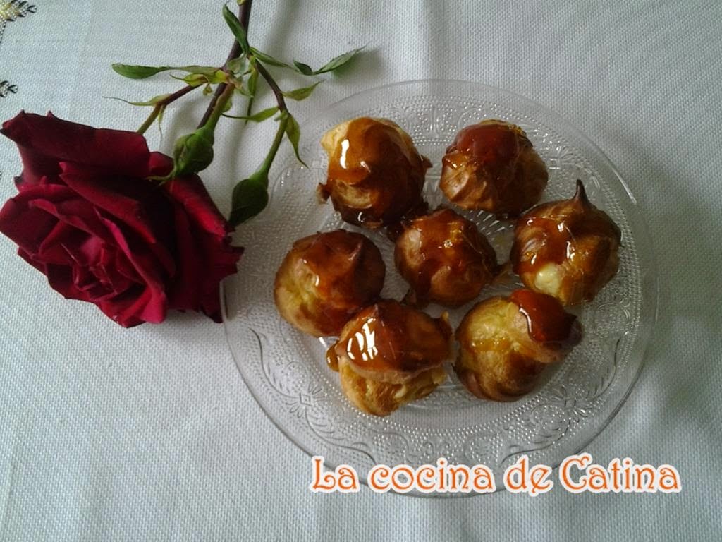 Profiteroles rellenos de crema pastelera - La cocina de Catina