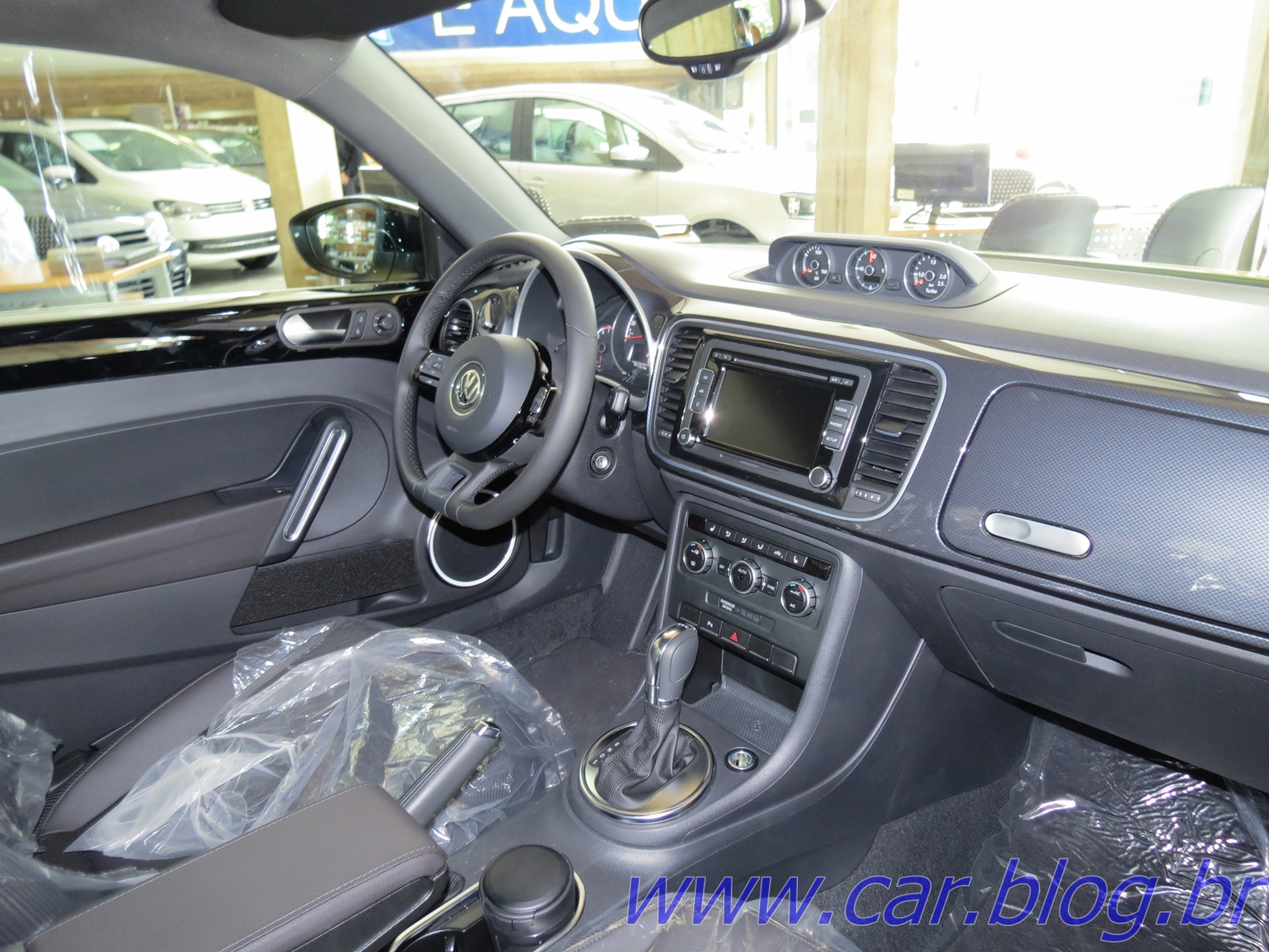 Volkswagen Fusca 2.0 Turbo 2013 chega às concessionárias com preço de R ...