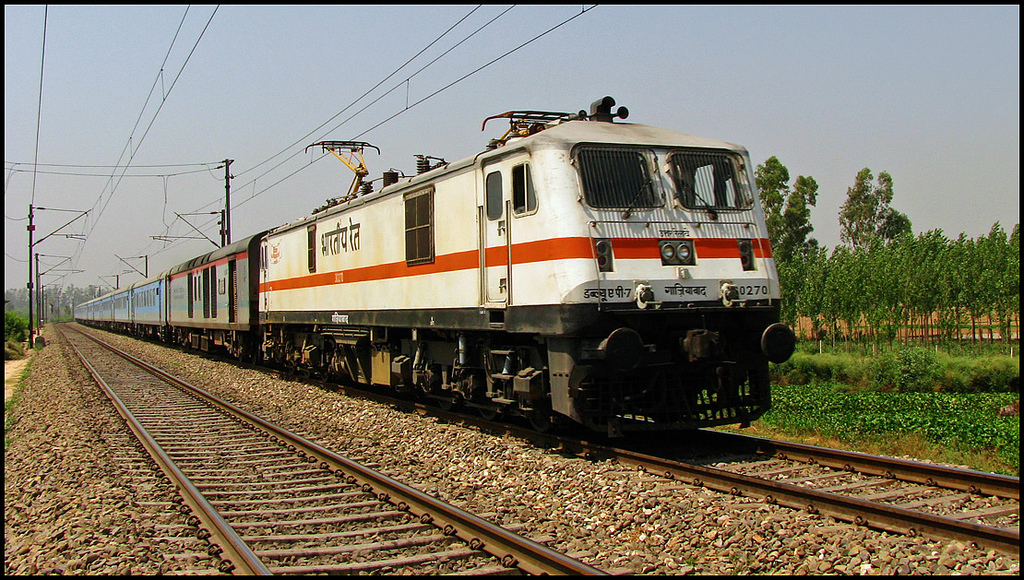 Overview about Electric Locomotive of Indian Railway - INFO4EEE
