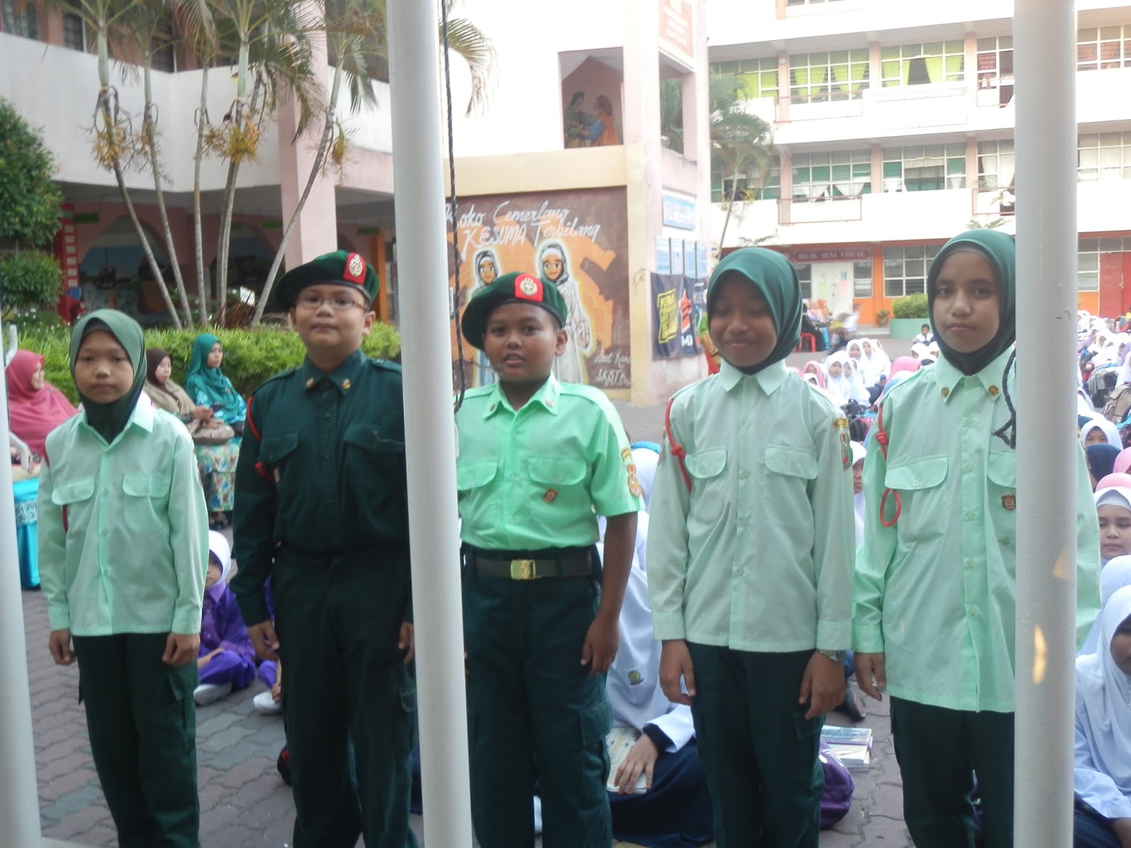 Kesuma Gemilang: PERHIMPUNAN UNIT UNIFORM TKRS @ TUNAS KADET REMAJA SEKOLAH