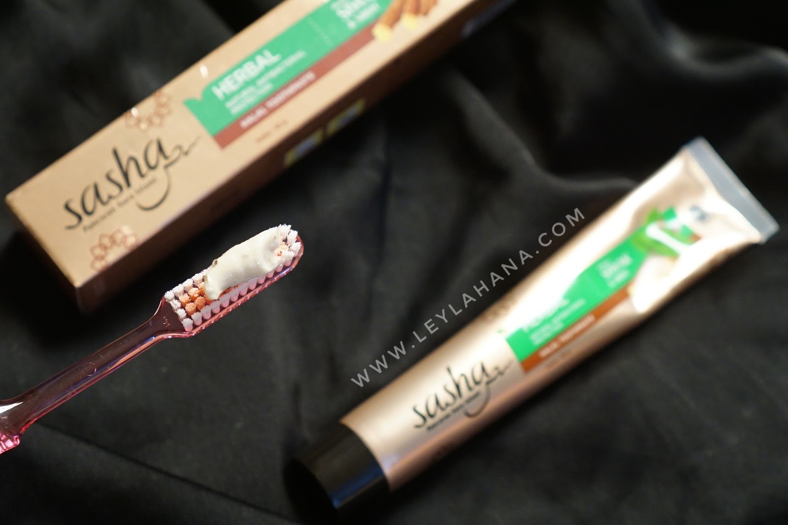 Hijrah bersama Sasha, Pasta Gigi Halal dengan Siwak | Leyla Hana