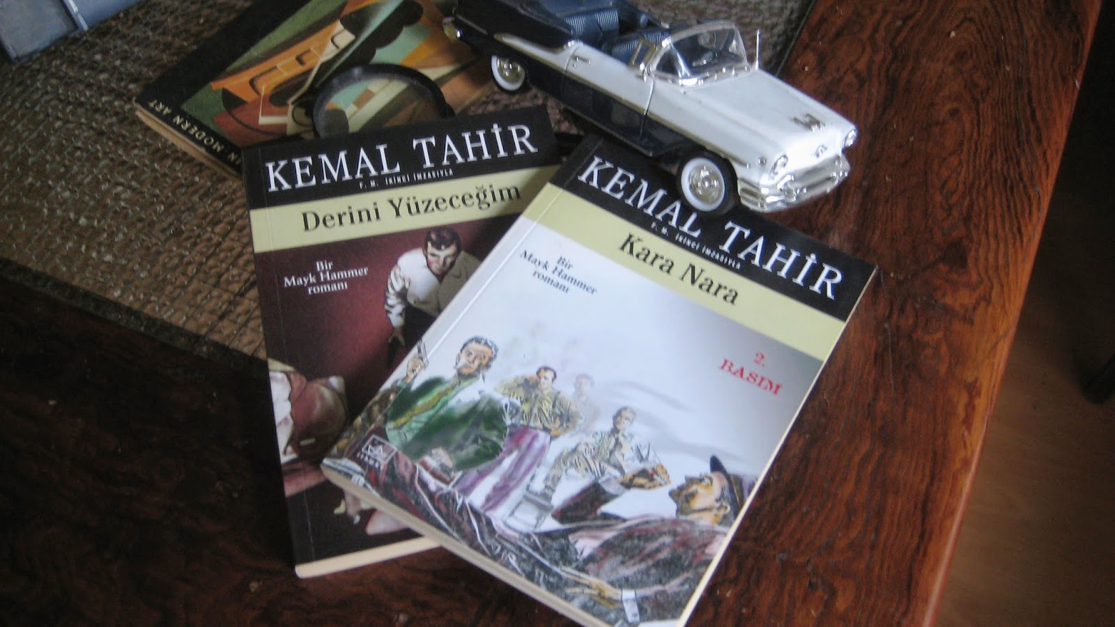 Blues Perişan: Kemal Tahir'den Mayk Hammer