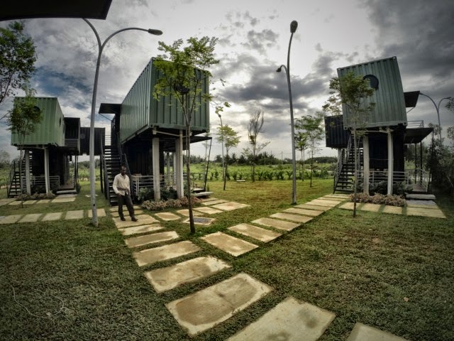 Official Blog Eirna Nurasikin: The Kabin,bilik kontena di Pantai Remis ...