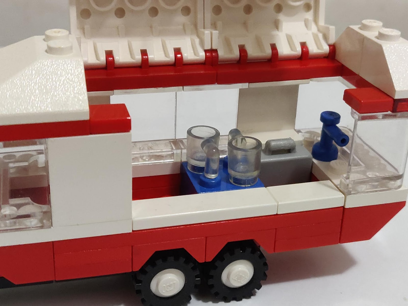 lowcuras: LEGO set 6590 automobile e roulotte - vacation camper
