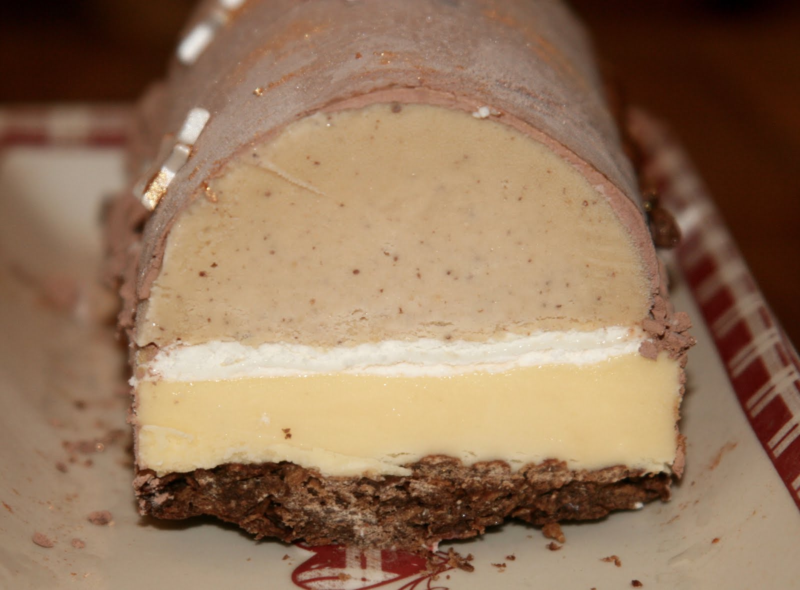 BUCHE GLACÉE PRALINÉ VANILLE
