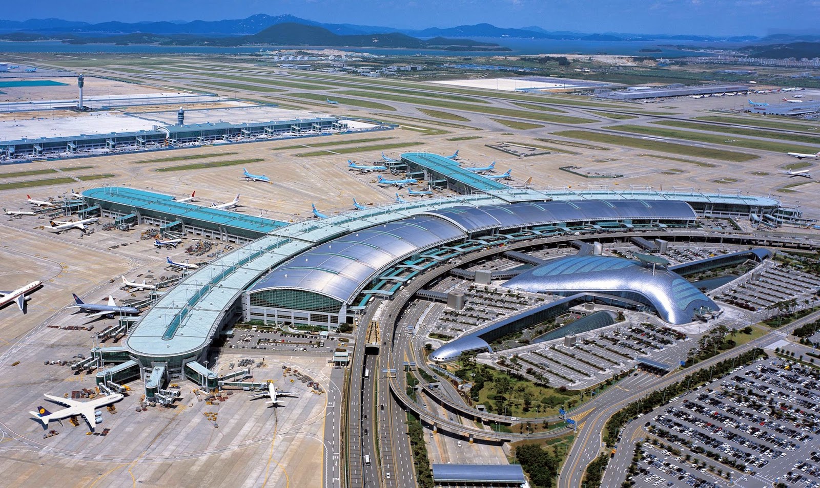Incheon International Airport : Bandara Paling Keren di Korea Selatan ...