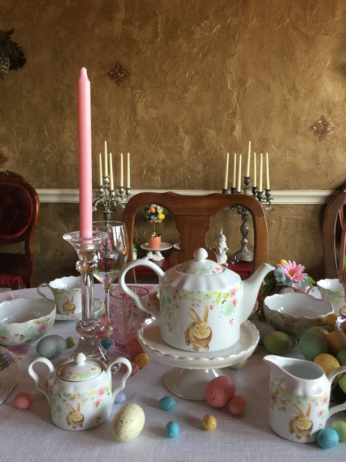 TEA IN TEXAS: HOP TO EASTER TIME