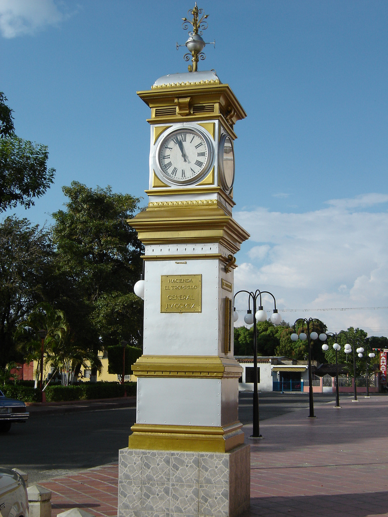 Mitos, Cuentos y Leyendas: EL RELOJ DE GÜIGÜE