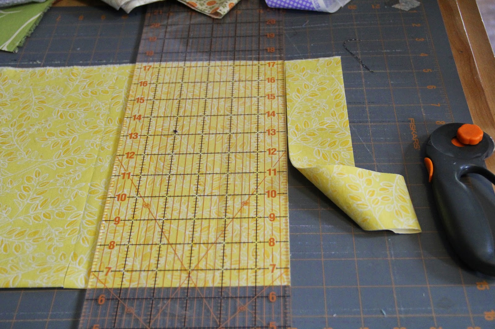 No Ordinary Sparrow: Mug Rug Tutorial