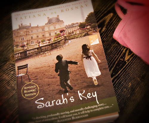 SYNCH LADIES ON THE MOVE: Book Review: Sarah's Key by Tatiana de Rosnay