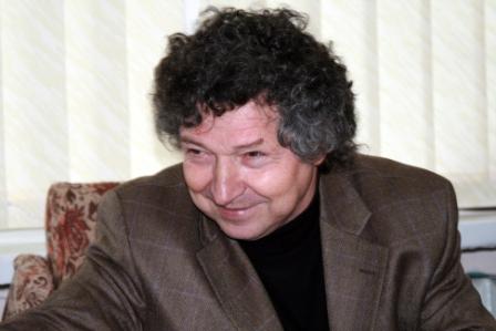 Biblioteca Alecu Russo: Iulian Filip – 65 de ani de la naștere