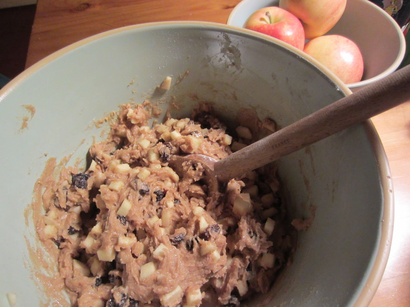 Beatrice Euphemie: Old Fashioned Apple-Raisin Hermits