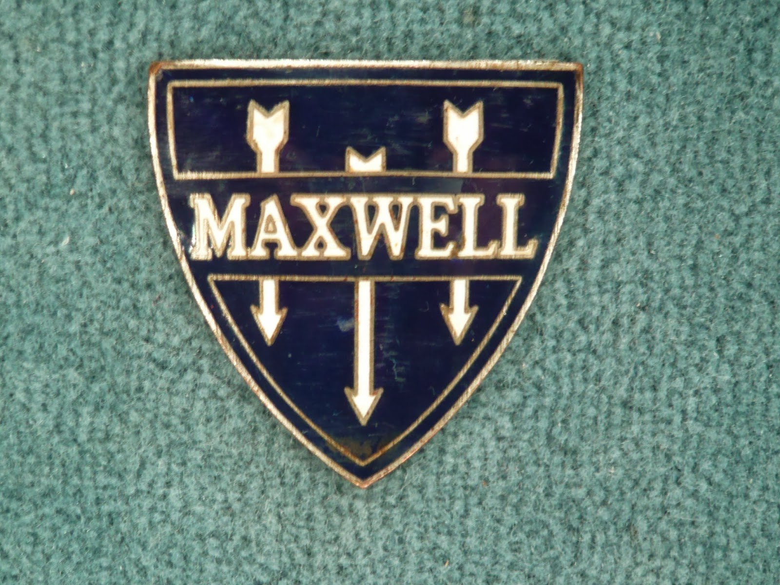 RadiatorEmblems: MAXWELL / USA