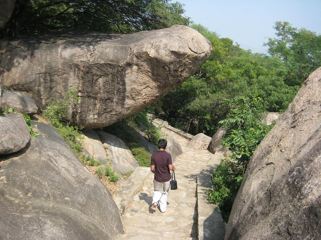 Tamilnadu Tourism: Subramanya Swamy Temple, Vallimalai – The Temple