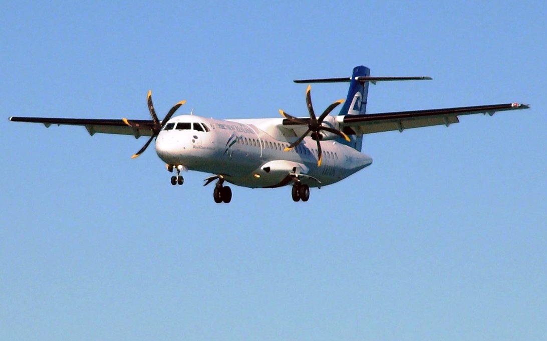 ATR 72-500 (Wallpaper 2) aircraft photo gallery | AirSkyBuster
