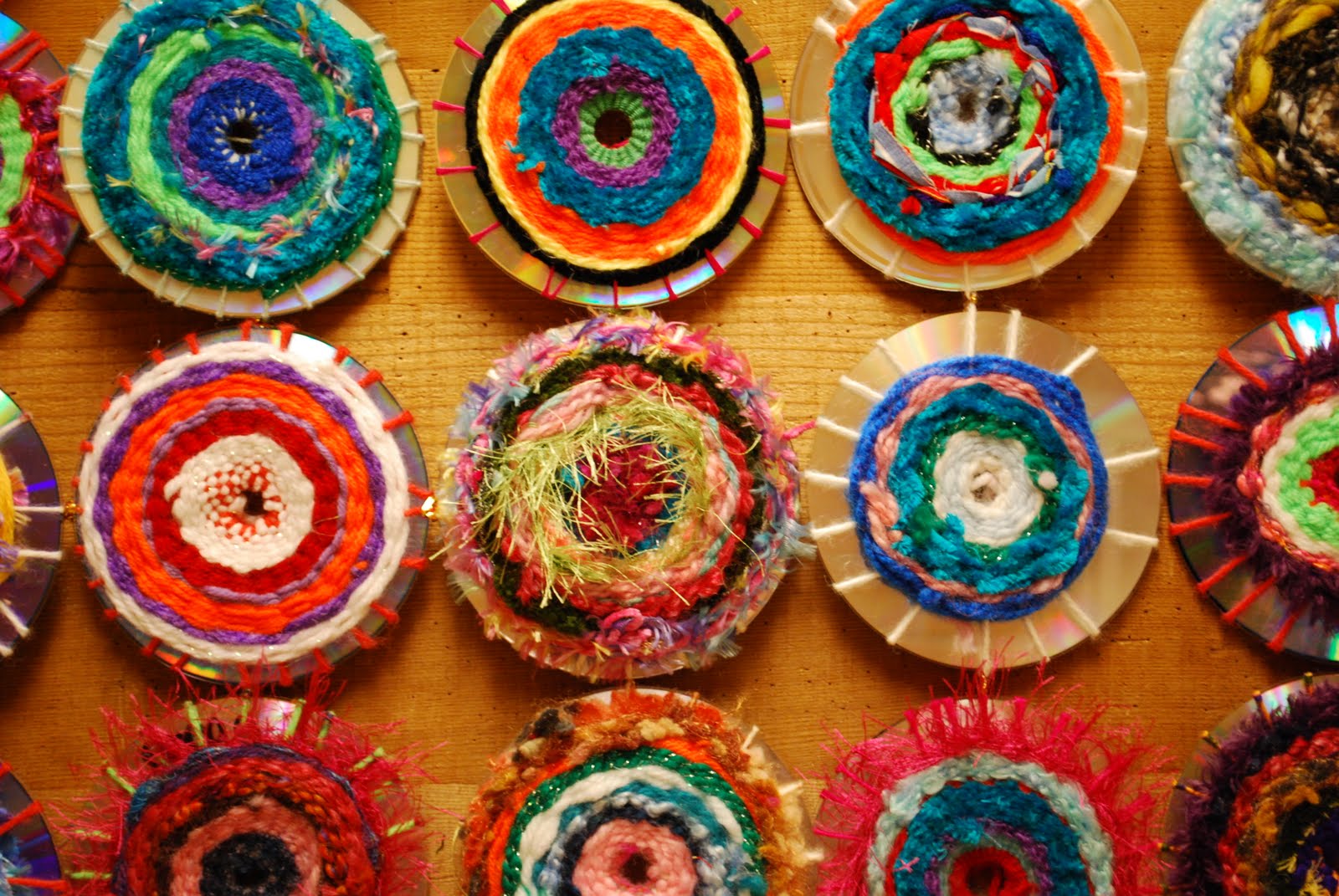 Make It... a Wonderful Life: More CD Weaving...