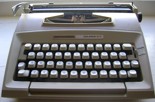 oz.Typewriter: Most Popular Models of Manual Portable Typewriters, 1980-90