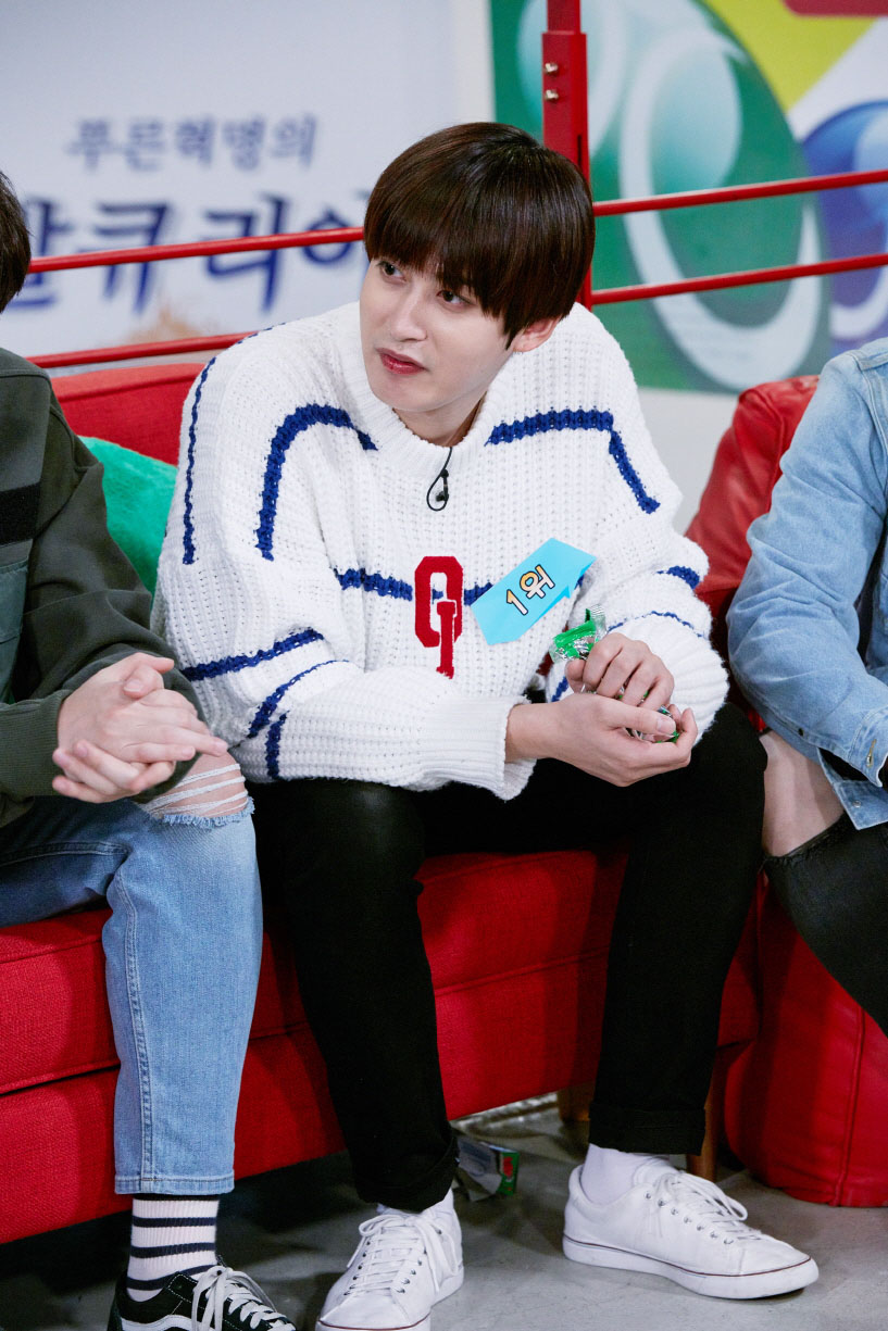 [NAVER] 'Game Show' Block B Jaehyo calmly defeats hovercraft master ...