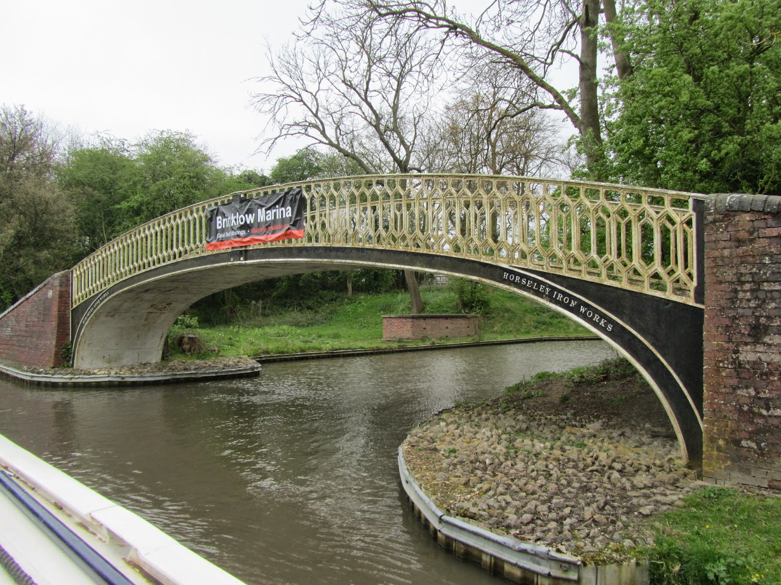 Narrowboat Armadillo: Cast iron bridges from the Horseley Iron Works.