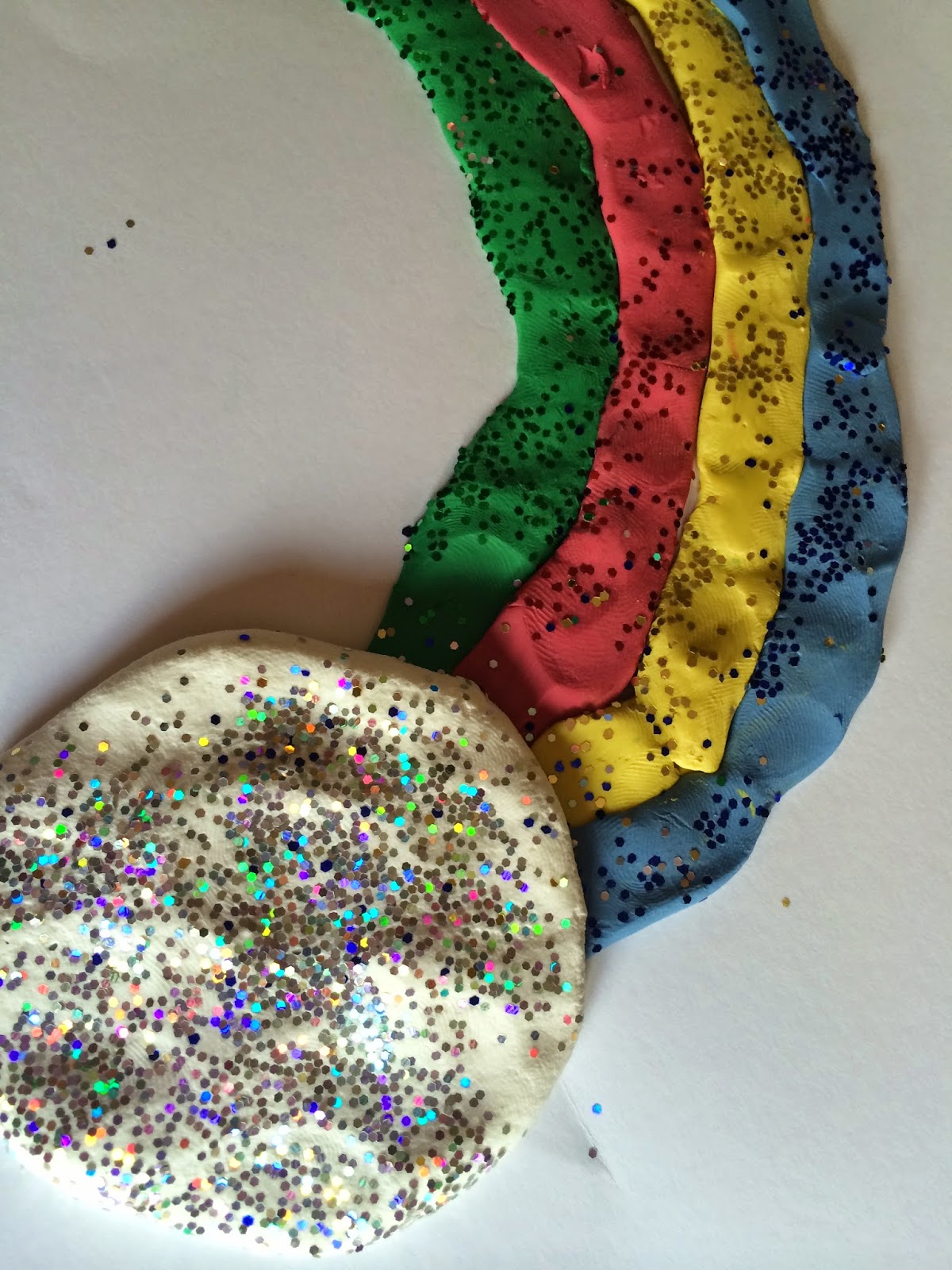 Mini Monets and Mommies: Glitter Rainbows: Kids' Clay Art Activity