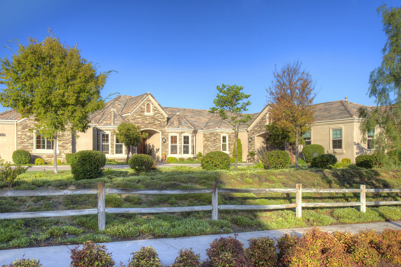 The Ever-Classy Porte-Cochère