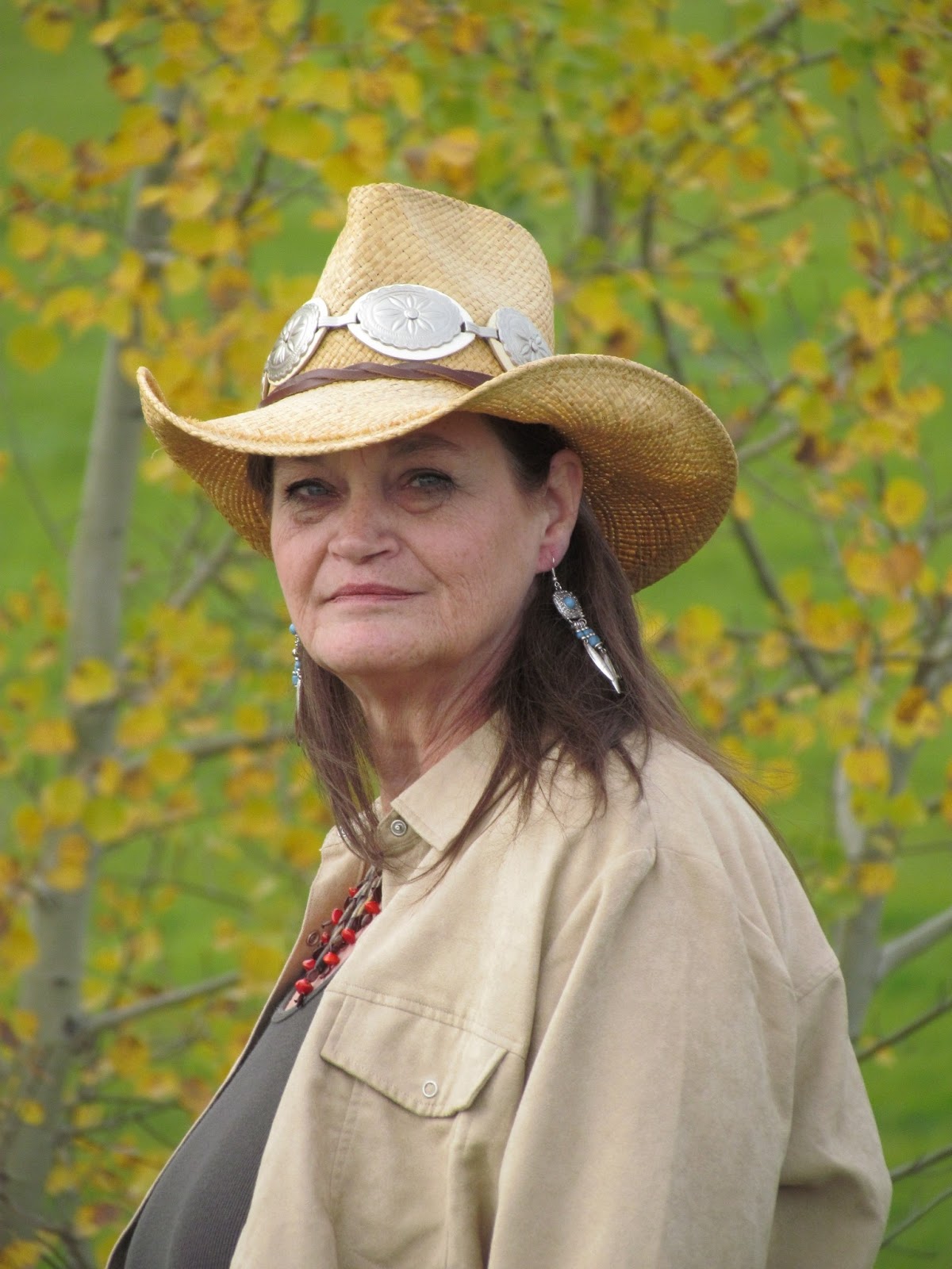 Full Moon Dreaming: Virtual Book Tour: No Gentleman Is He