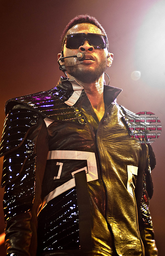Real Music !: Divulgada capa e tracklist oficial do DVD "OMG Tour" de Usher