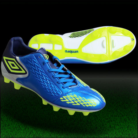 Umbro lança novos esquemas de cores para o mercado oriental