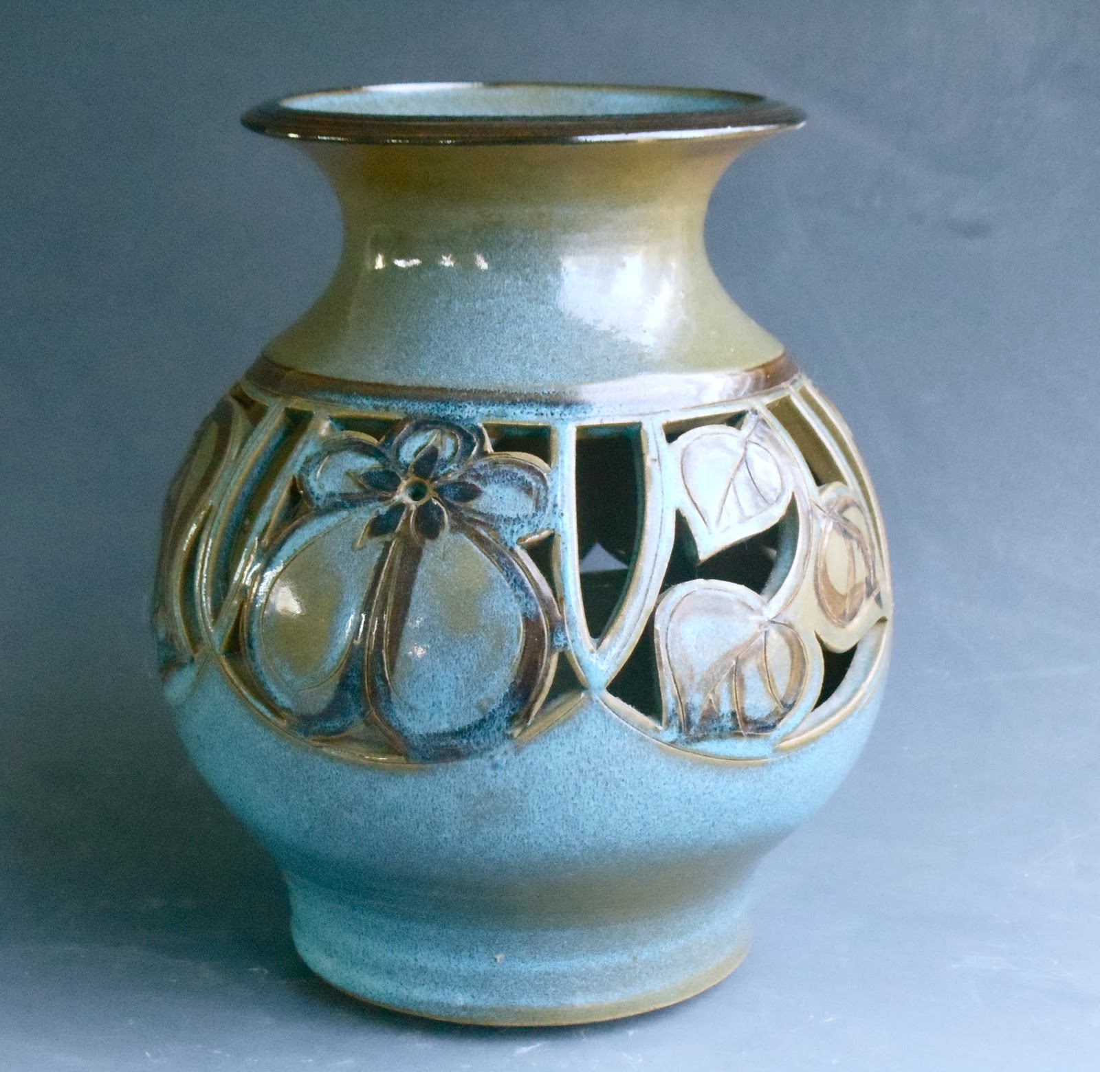 Julia (Munn) Livingston Pottery - ARCHIVED