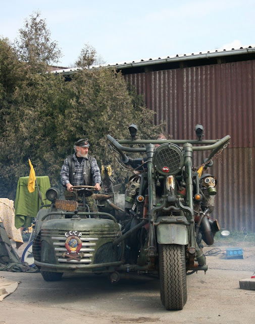 MOTORCYCLE 74: Panzer bike - Titanic sidecar with T34 Russian tank engine