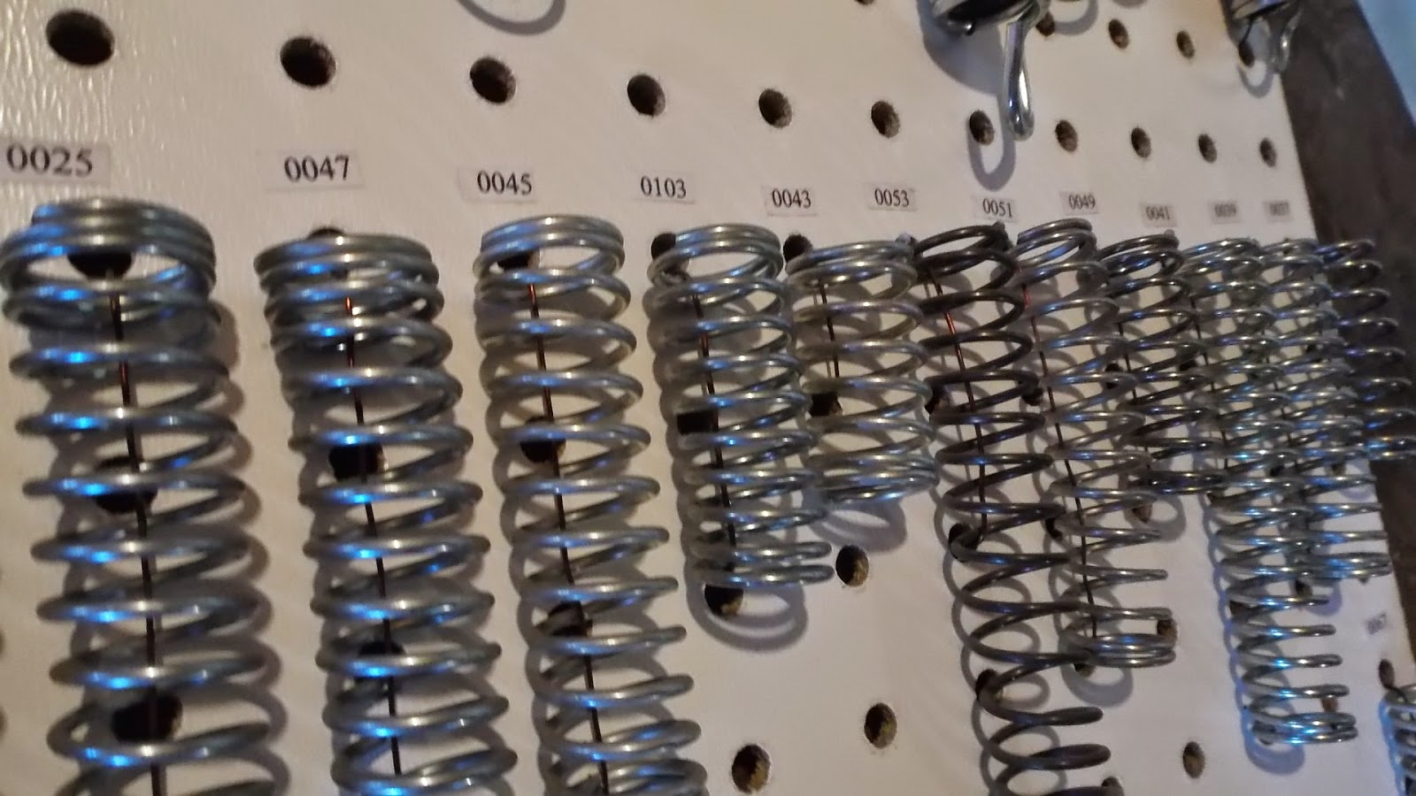 MAQUINARIA AGRICOLA INDUSTRIAL: Fabricacion de Resortes de Extension y ...