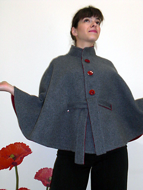 Maria Sewing: Double faced cape = 2 capes!