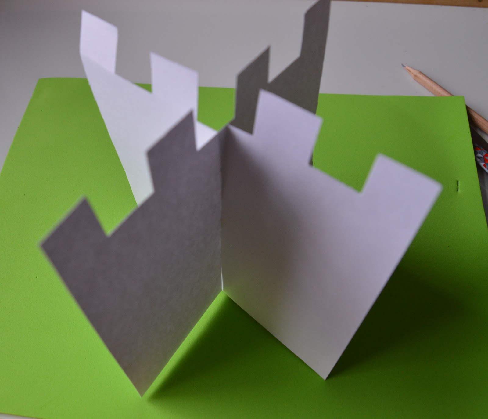 Craft: Make a Card Castle Play Scene with Dragon, Knight and Princess ...
