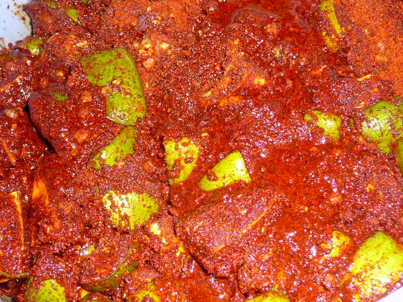 Roti Pachallu : Avakaya (The famous Mango Pickle)