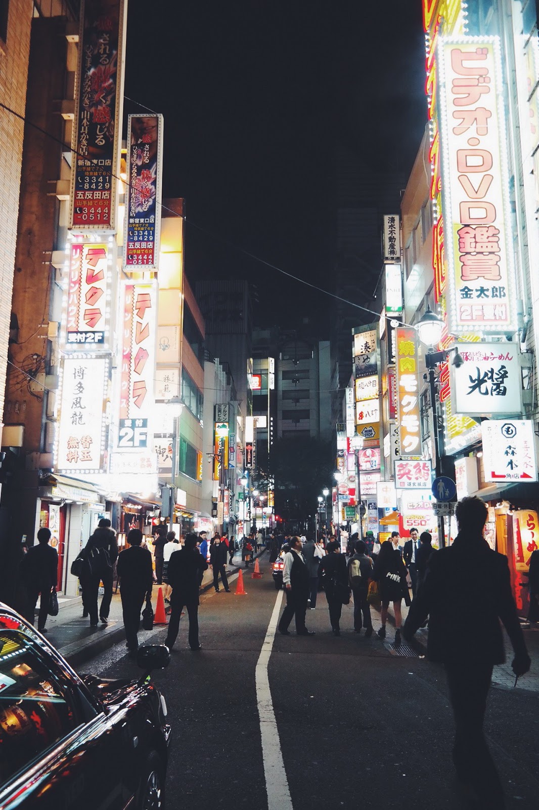 Shades of Red @ Shibuya, Tokyo — The Good Weekender