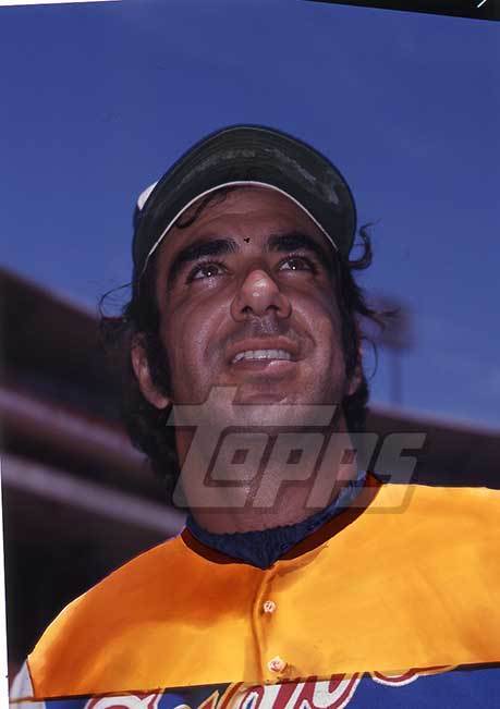 WHEN TOPPS HAD (BASE)BALLS!: AIRBRUSHING ON THE 1975 DANNY FRISELLA CARD