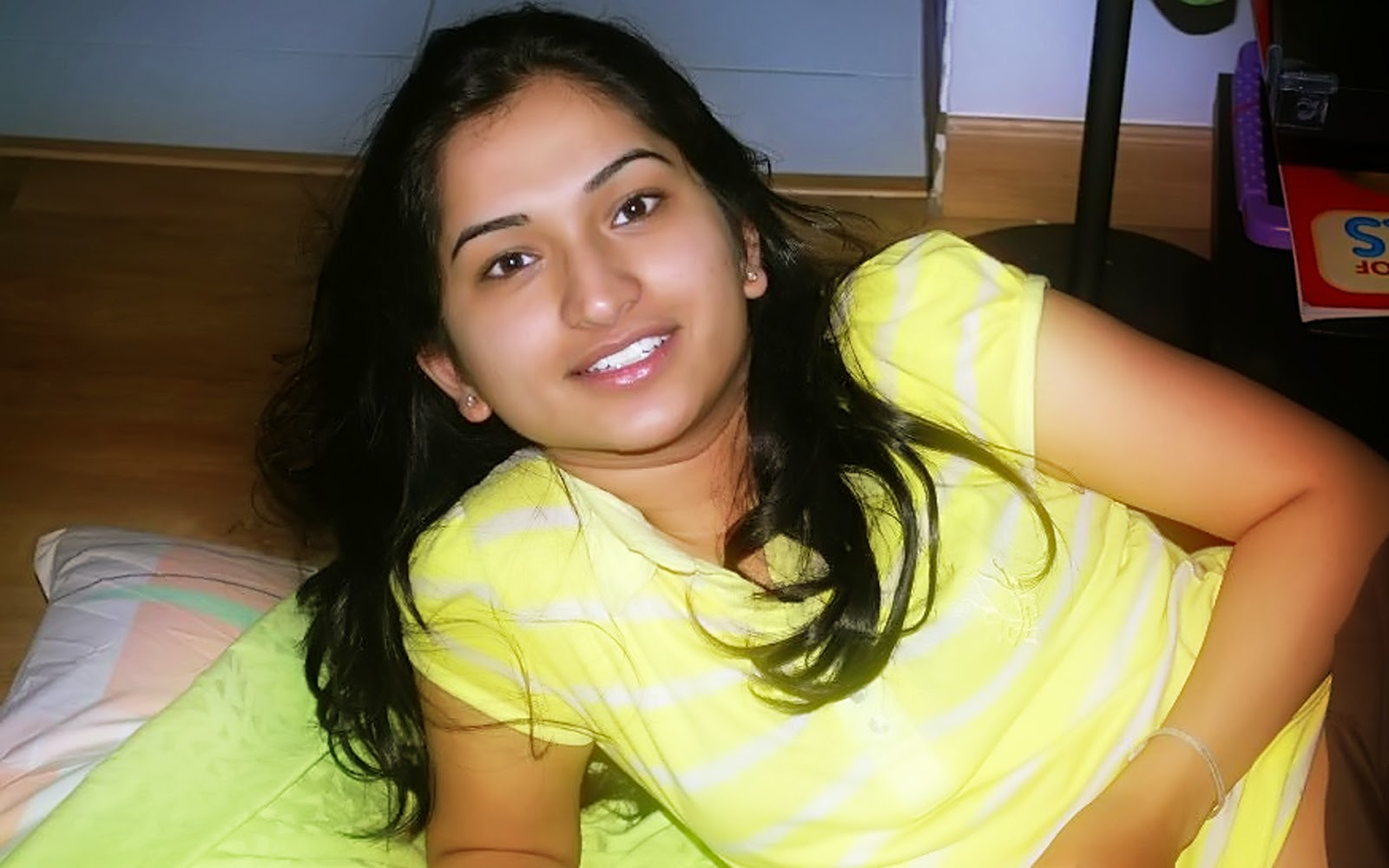 Beautiful Desi Sexy Girls Hot Videos Cute Pretty Photos Karachi Hot