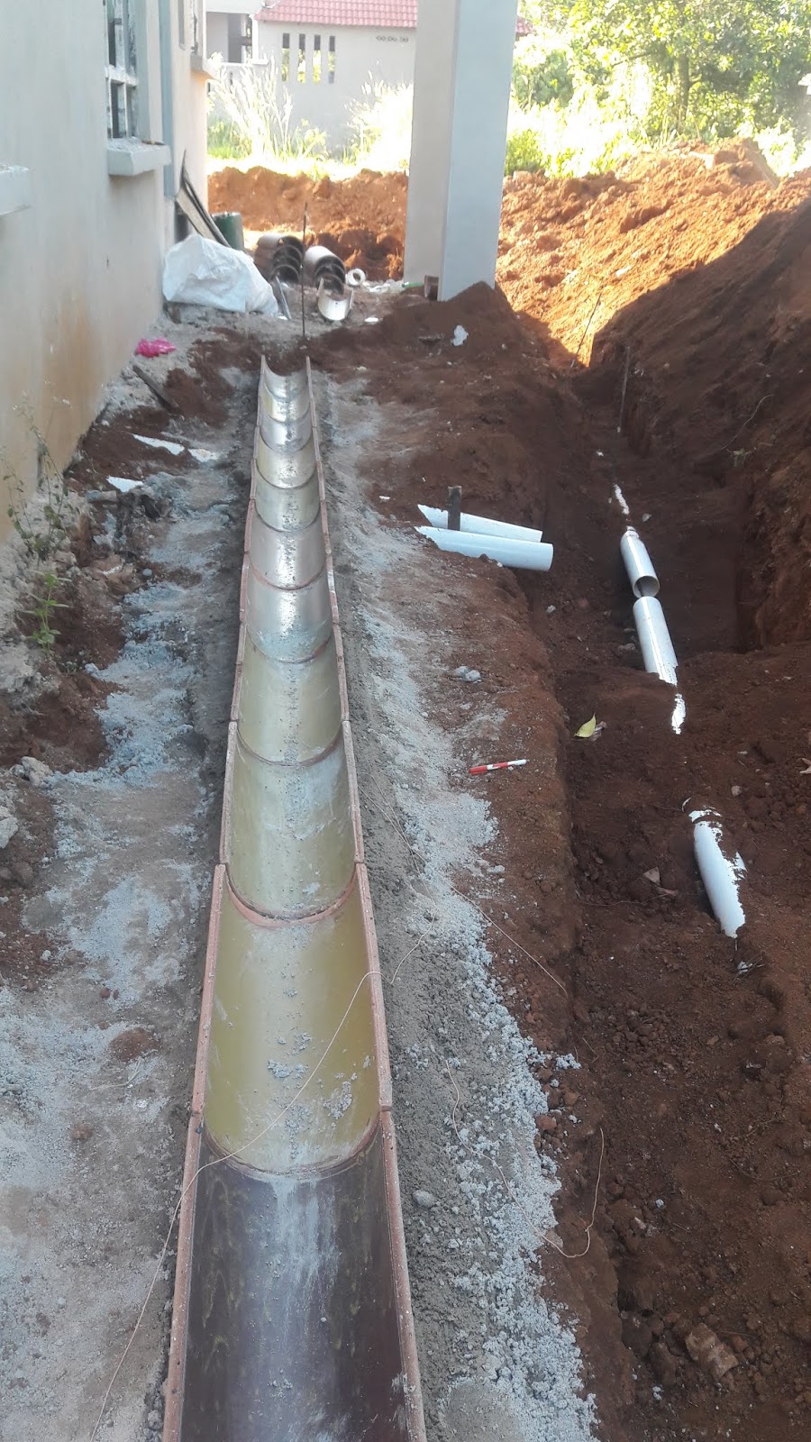 bungalowidaman: PEMBINAAN LONGKANG DAN SALURAN MAINHOLE