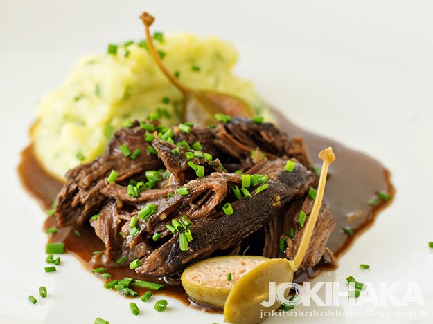 Naudan lapaa viinissä - Kamera ja Kauha | Ruokaa ja Ruokakuvausta