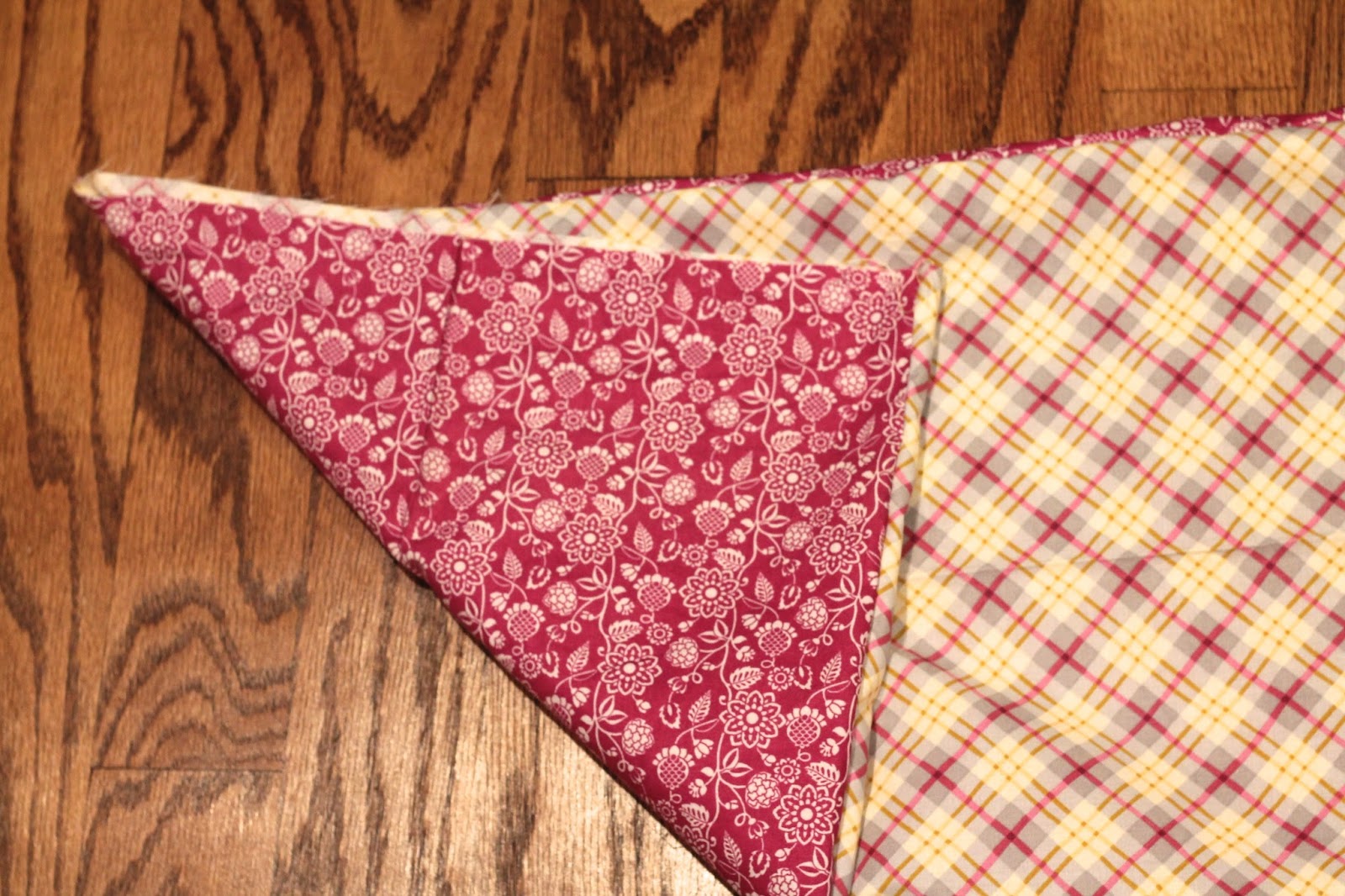 Twisted Infinity Scarf Tutorial - I do deClaire