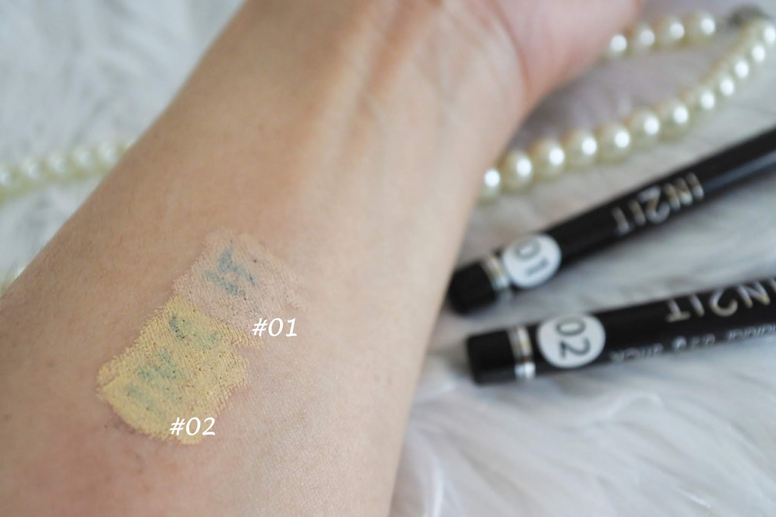 IN2IT Acne Care & Concealer Stick ราคาเบา ๆ แต่ปกปิดได้เนียนเป๊ะ - SARA ...