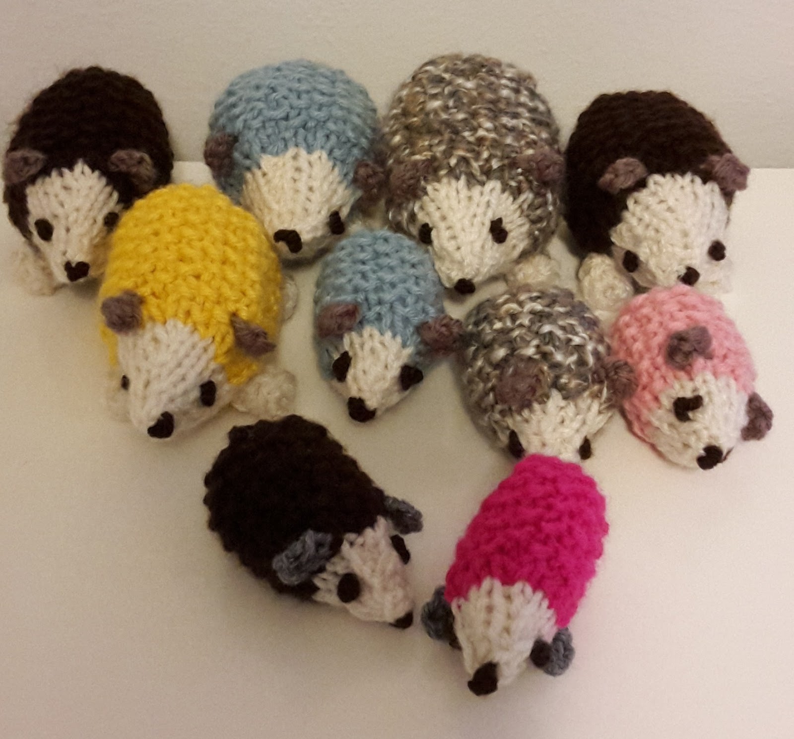 Daisies and Buttercups: Free Knitted Hedgehog Pattern