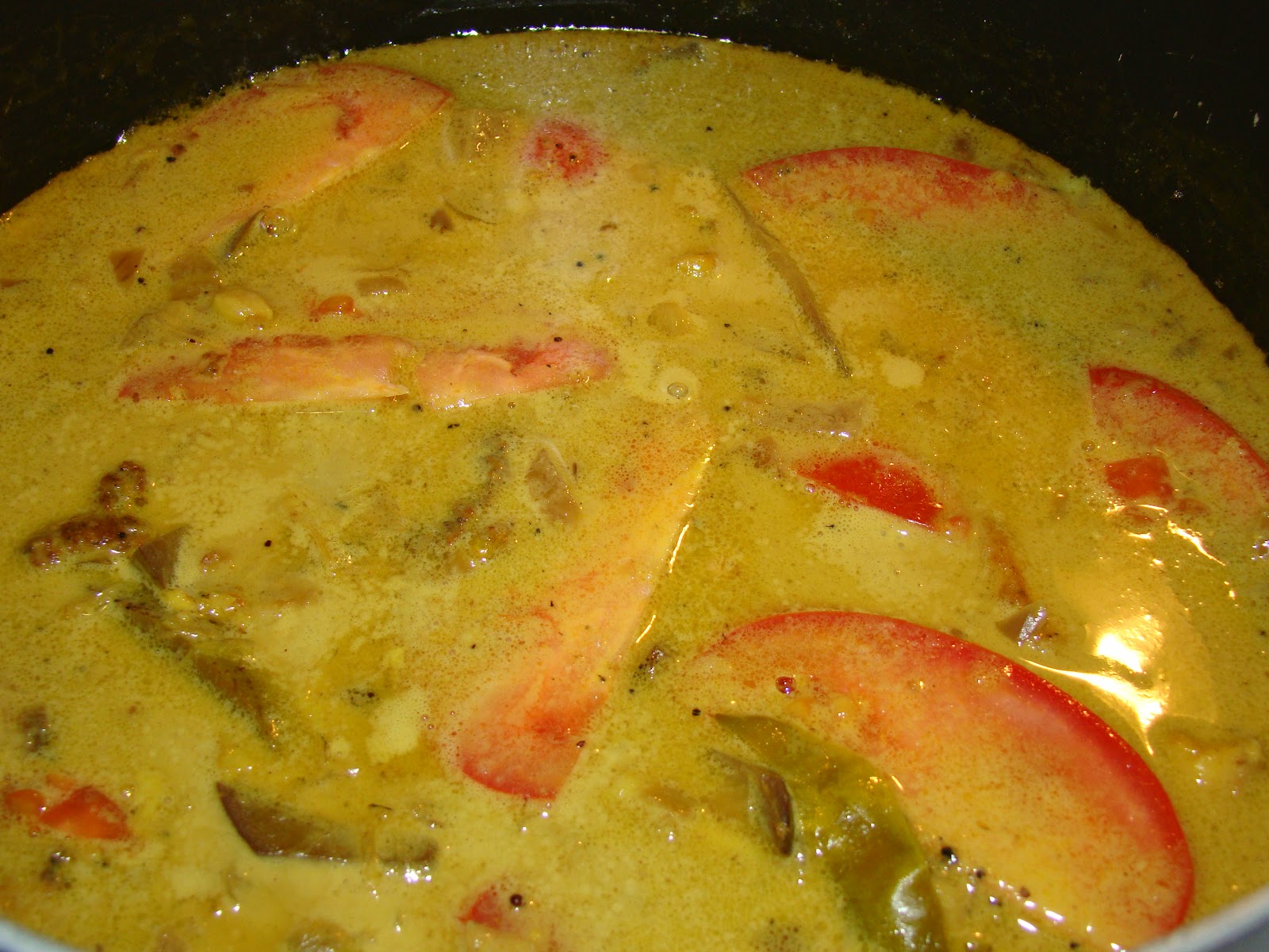 Healthykitchen: Fish Moilee (Moli) /Fish In Coconut Sauce