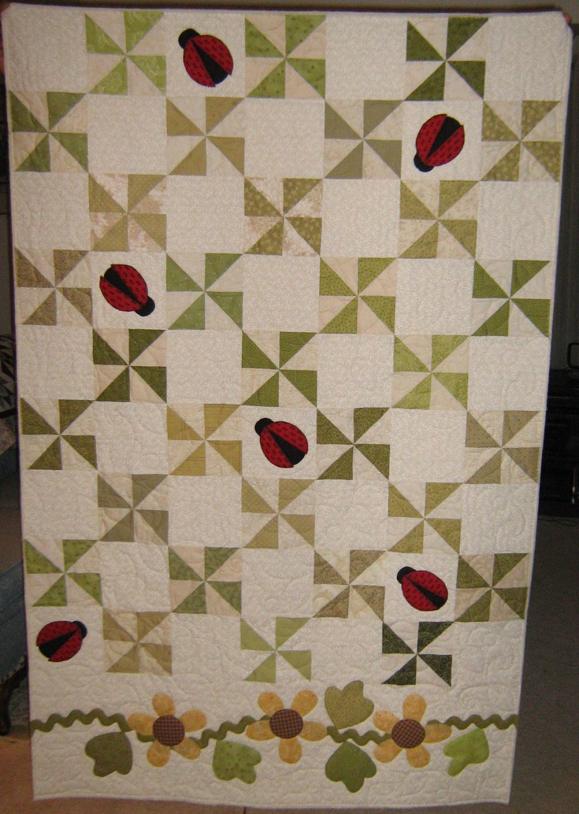 Inch by Inch Quilting: Ladybug Quilt