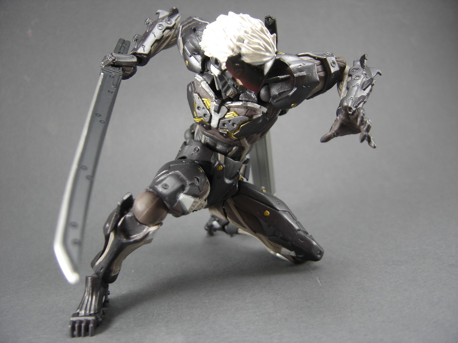 Lightning Ace's gundams: Revoltech Raiden from metal gear rising ...