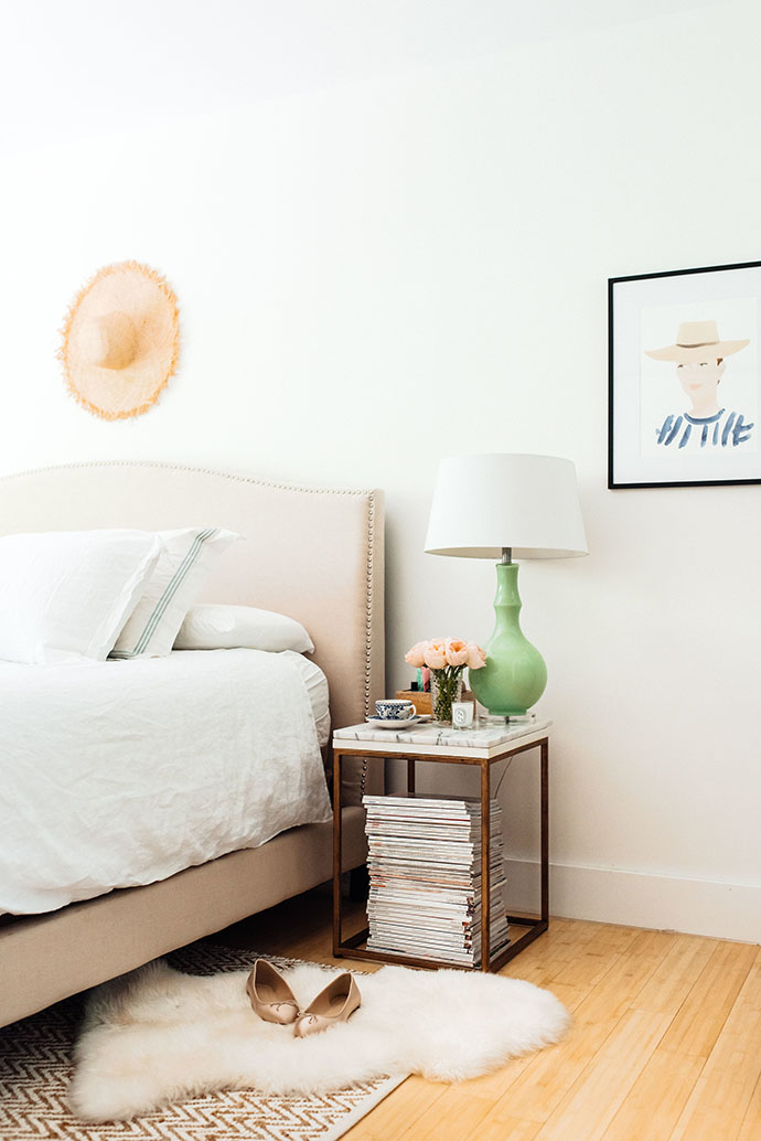 honey and fizz: A home tour - Sarah Mueller's pretty pink home.