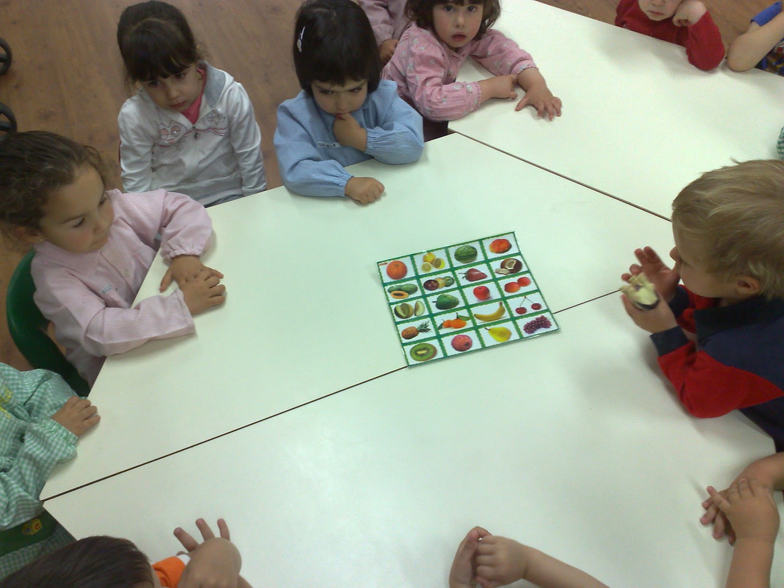 Guardería Los Pitufos .- Saldaña: tuti-fruti