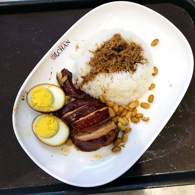 REVIEW: Cheapest Michelin Star Meal: Hawker Chan Soy sauce chicken rice